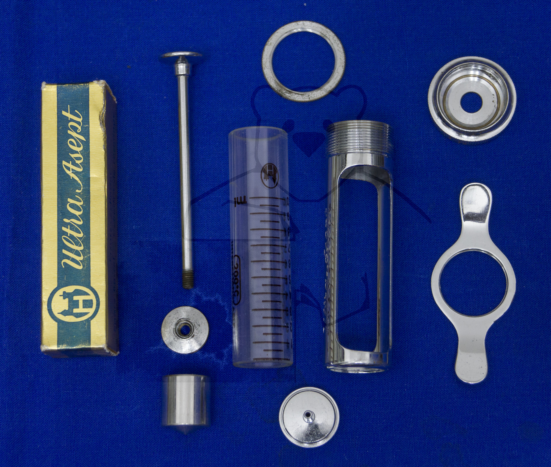 Virtuelles Medizinmuseum: Drei Spritzen Modelle aus der Reihe "Ultra ...